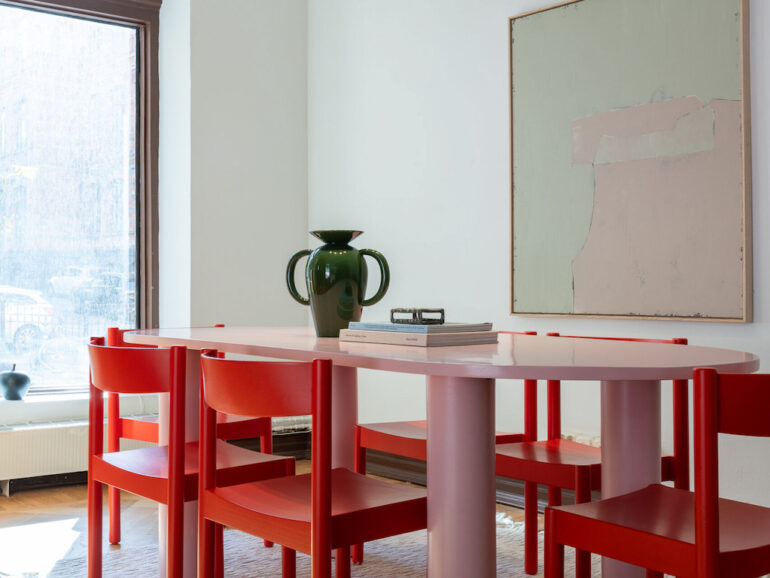 Rouge vermillon : la couleur qui fait vibrer mode et décoration - Mes ...